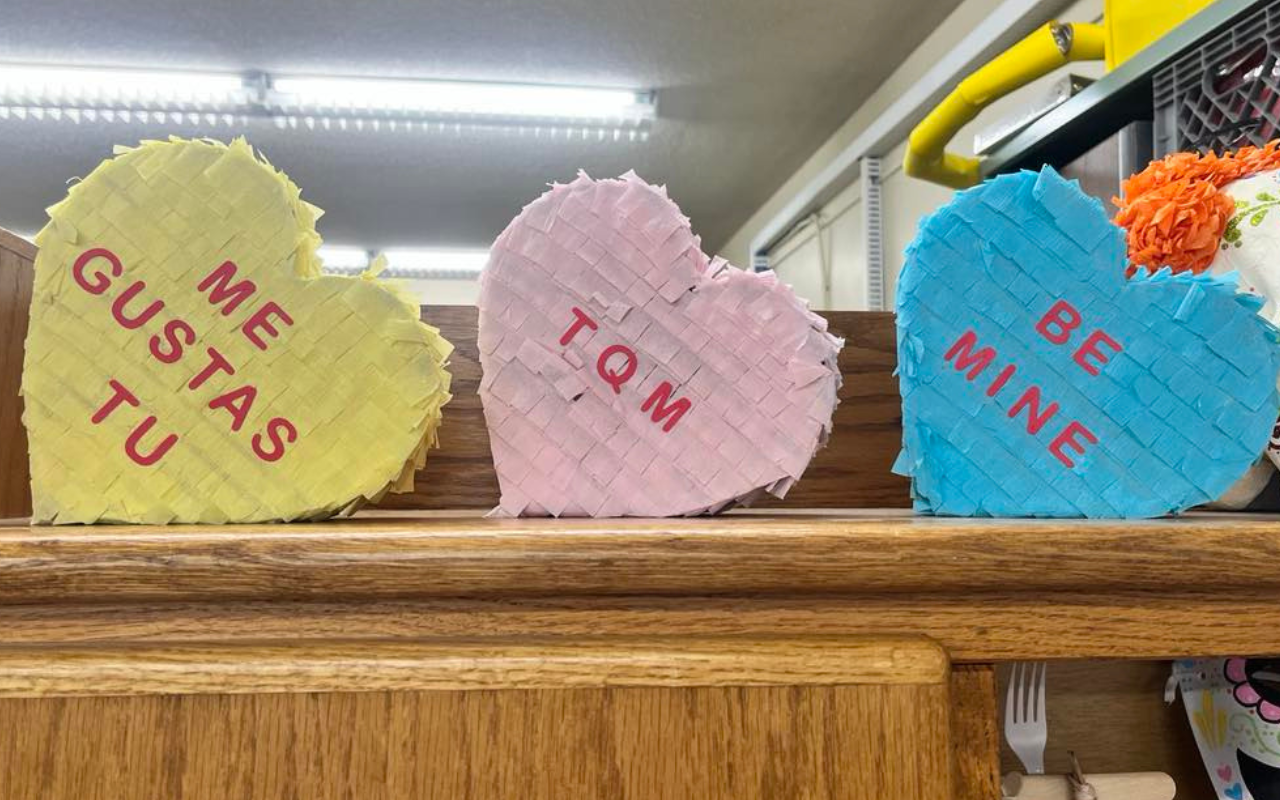 Bilingual Piñata Workshop | Programming Librarian