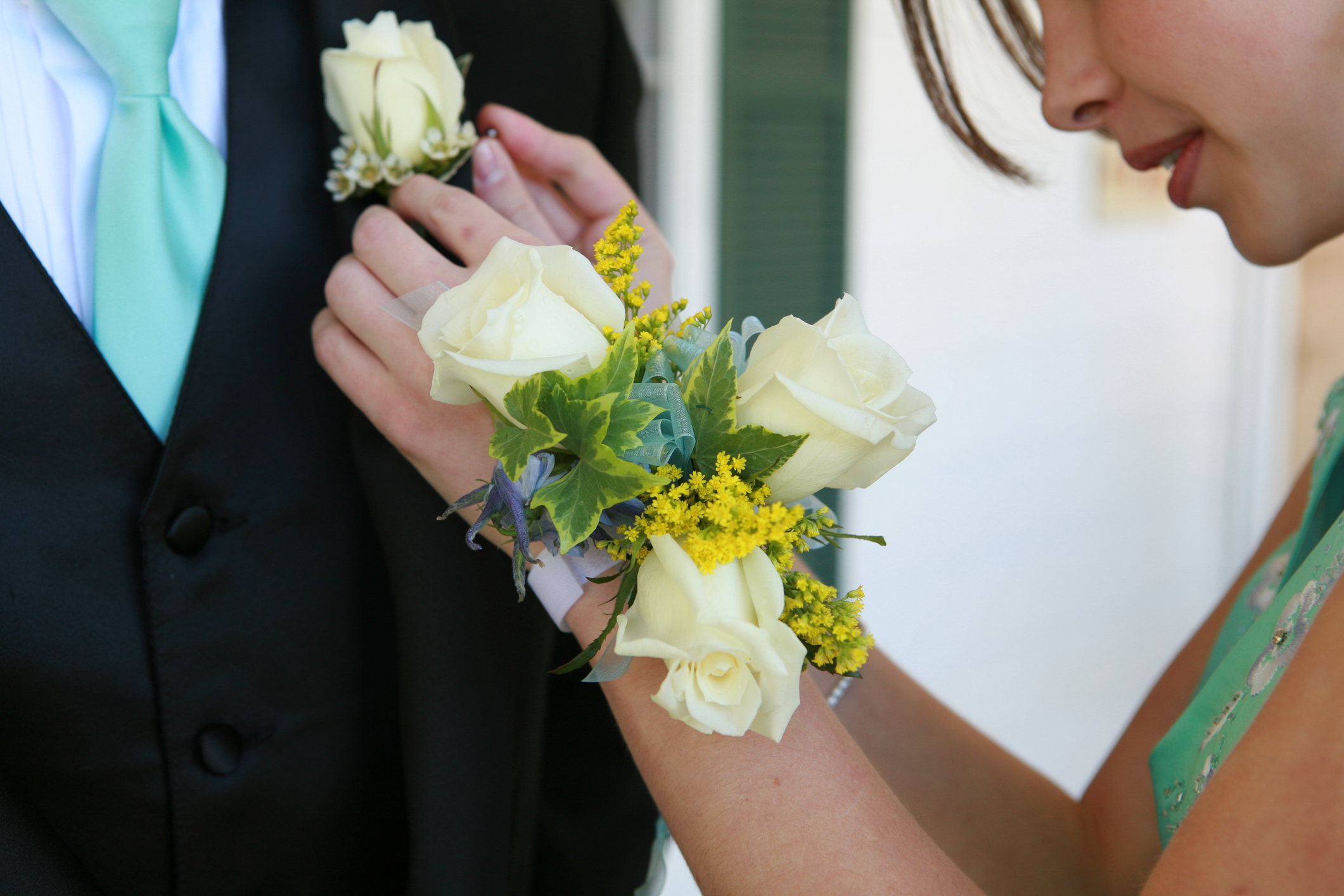 DIY Prom Flowers | Programming Librarian